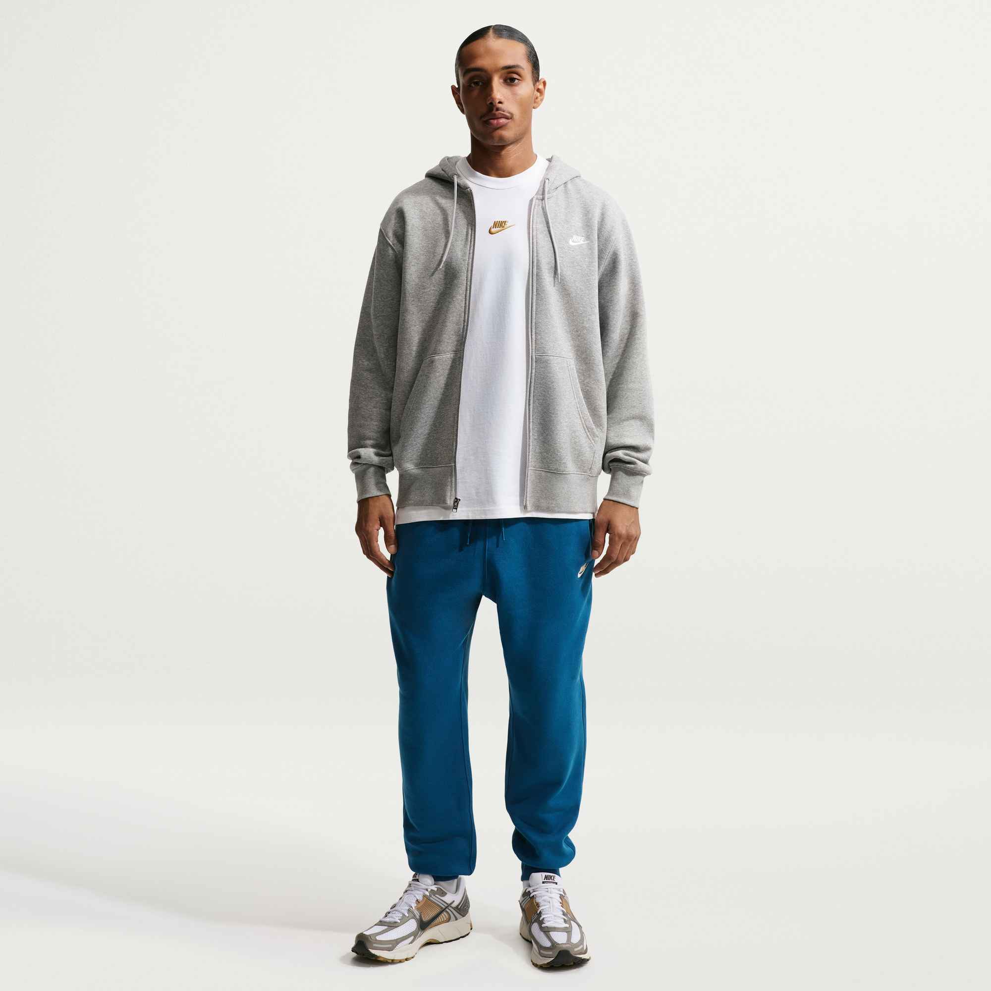 NIKE M NK CLUB BB JOGGER COURT BLUE/COURT BLUE/LT KHAKI - Sportaner